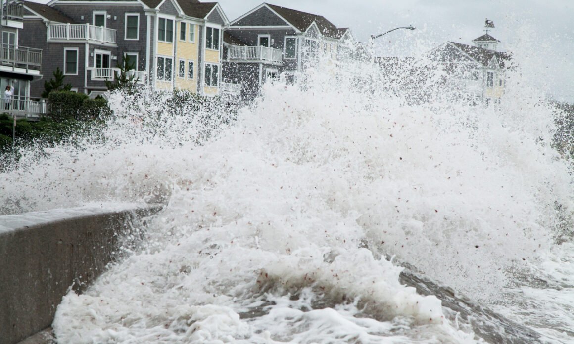 Safety Tips to Survive a Flood Disaster Caused by a Hurricane